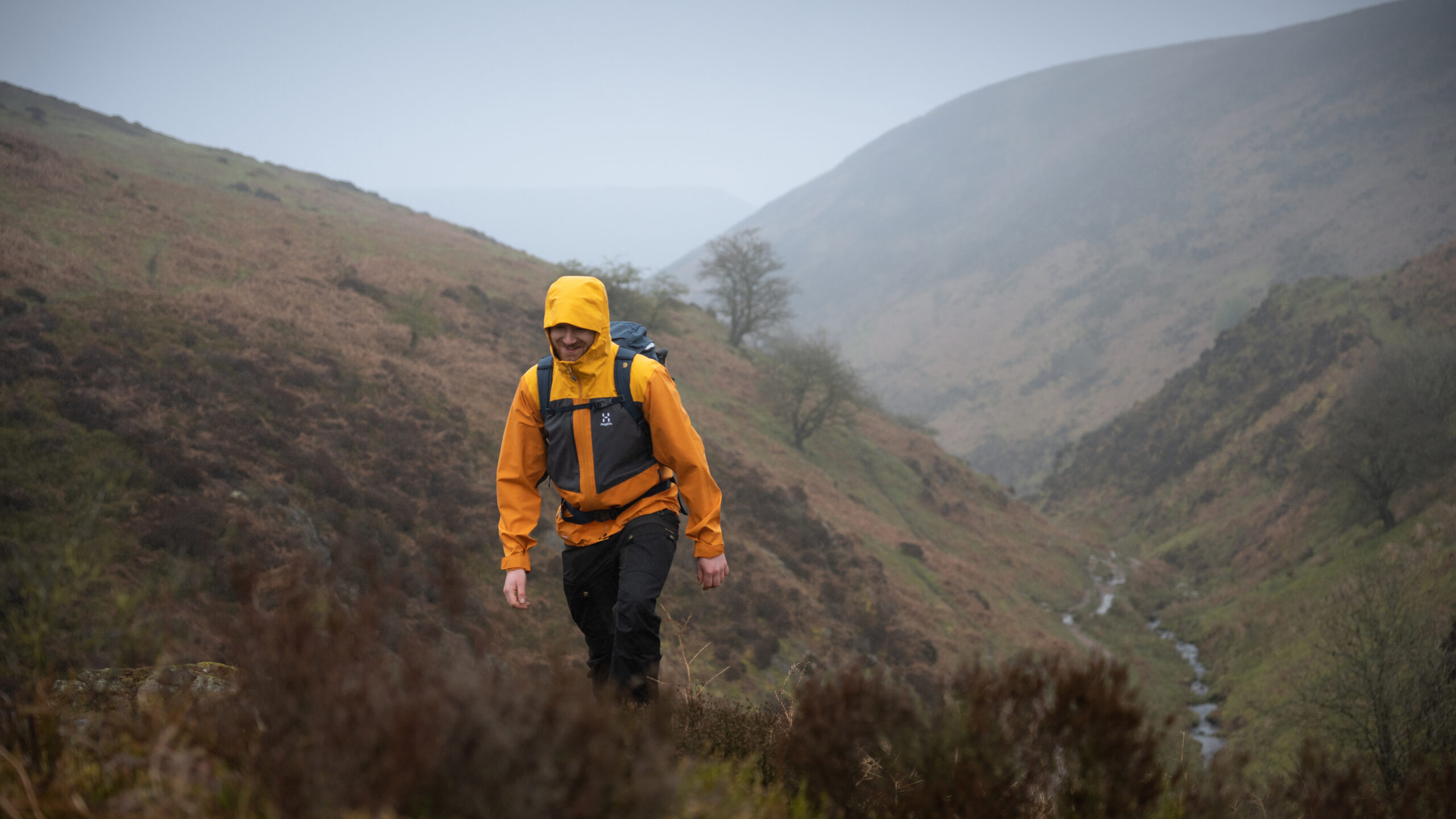 How to layer outdoor clothing - Trekitt Blog
