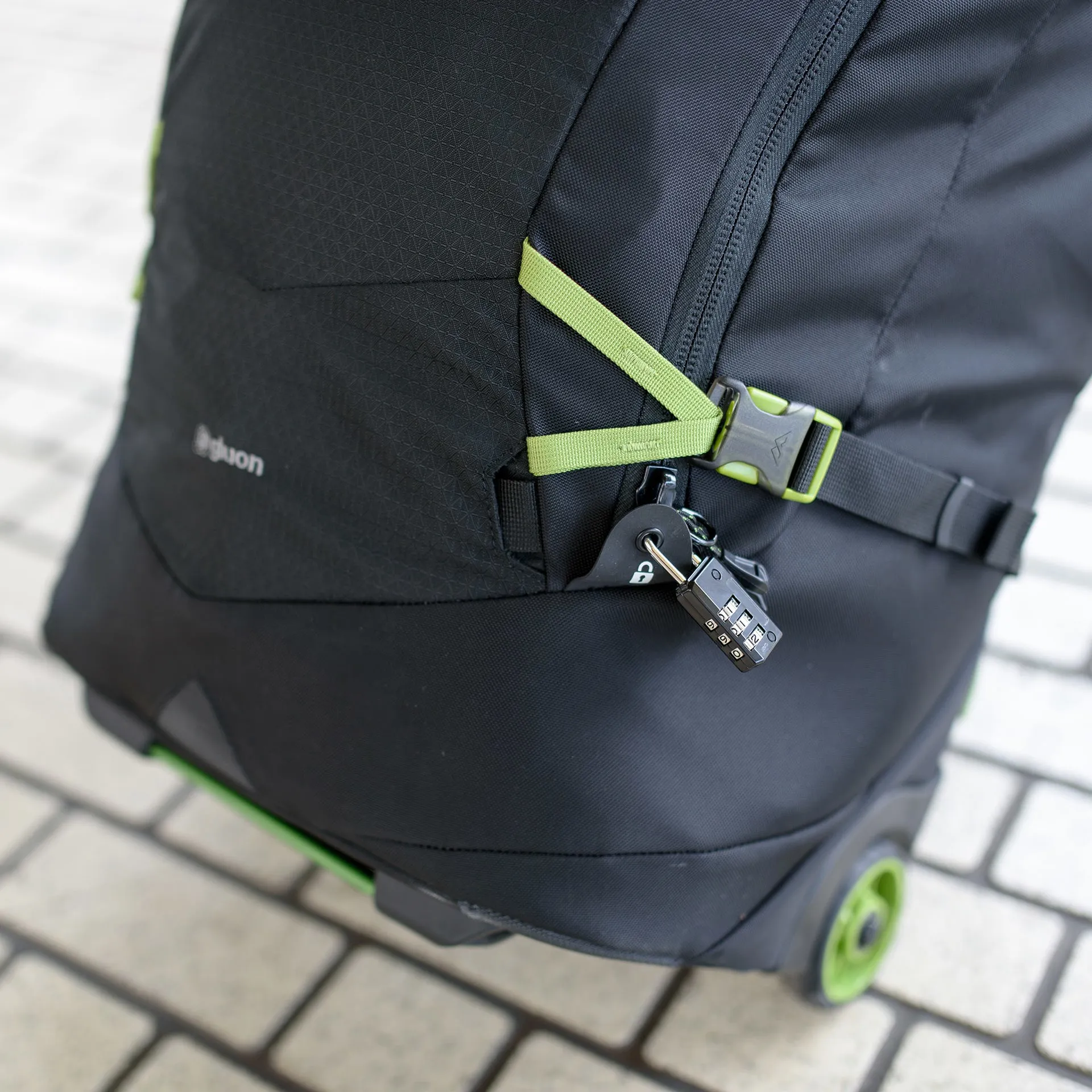 Kathmandu | Hybrid Trolley | 70L | Black