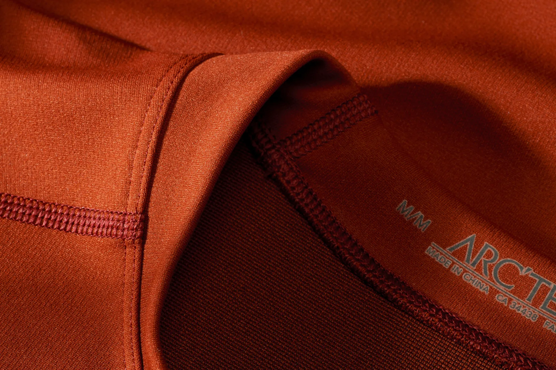 Arcteryx | Mens | Phase AR | Crew LS | Black